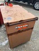 Knaack Job box w/ vise 36x43x25 - Metzger Property Services, LLC