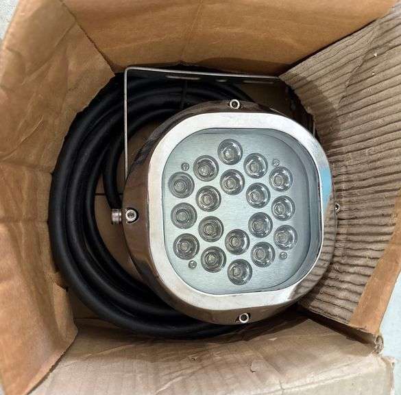 LED Underwater Light Fixture with Cable and Mounting Bracket - Metzger ...