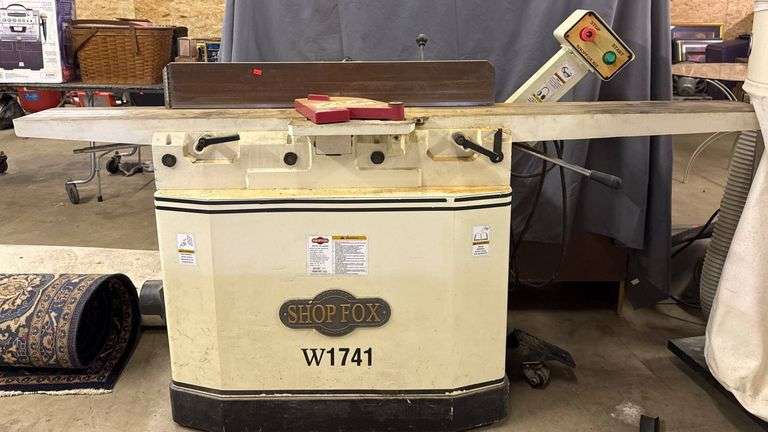 Shop Fox W1741 Jointer With 71.6”x38” Dimensions and Control Panel ...