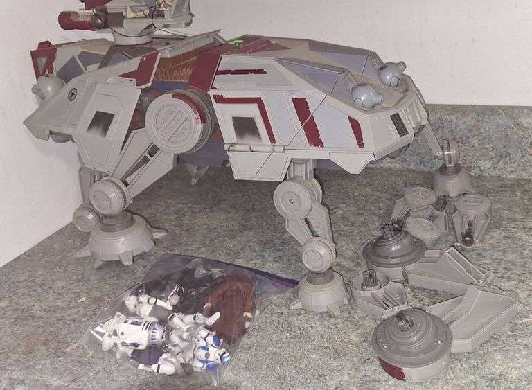 Star Wars AT-TE Walker and Action Figures Set - Metzger Property ...