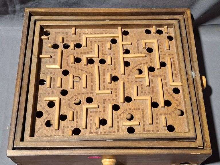 Labyrinth-Style Marble Maze Game with Rotating Knob Mechanism - Metzger ...