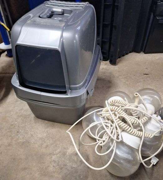 Plastic string lights 110v & plastic litter Box 13x16" - Metzger ...