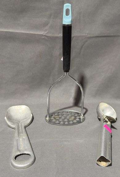 Safe-T-Cone Dipper Chicago Ill., Smasher & Marathon spoon - Metzger ...