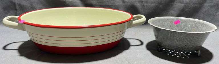 Enamel oval bowl with handles & enamel colander (14.5”L, 8”) - Metzger ...