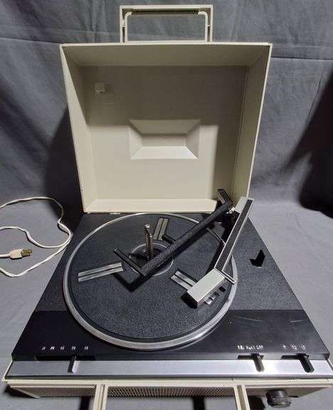 RCA Advanced Solid State Phonograph with Carrying Case - Metzger ...