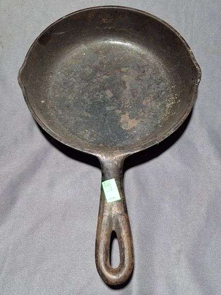 Cast Iron Skillet with Pour Spouts and Handle - Metzger Property ...