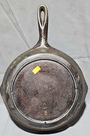 Cast Iron Skillet #9 8” - Metzger Property Services, LLC