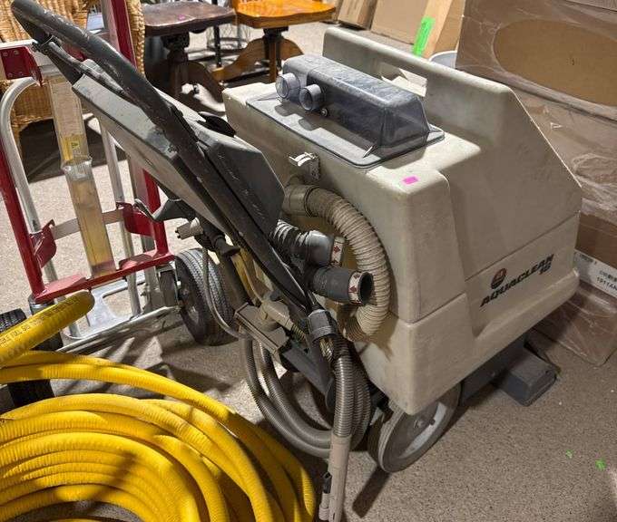 Advance AquaClean 18 Carpet Extraction Machine with Hoses - Metzger ...
