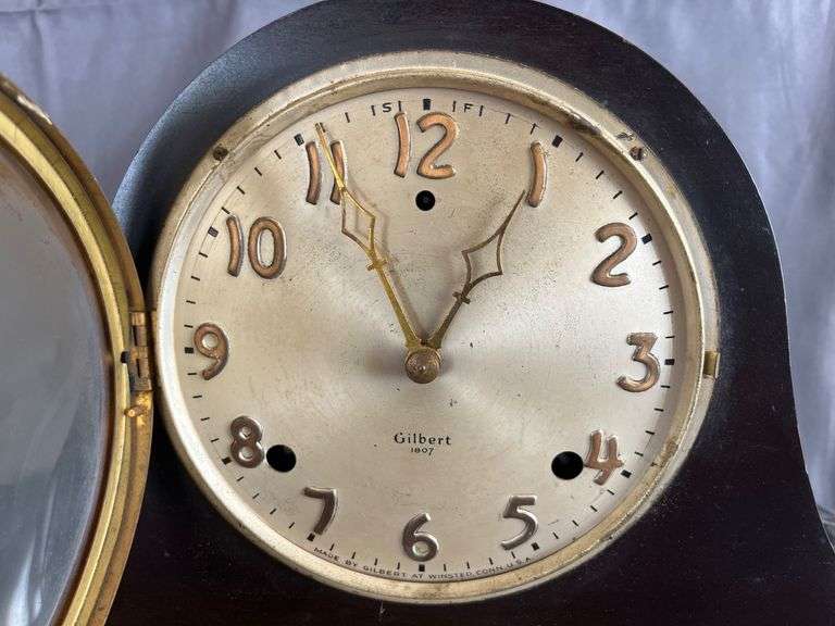 Gilbert 1807 Mantel Clock with Pendulum and Key - Metzger Property ...