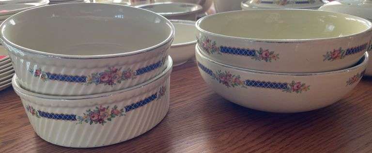 Superior Hall Quality Dinnerware Set with Floral Pattern - Metzger ...