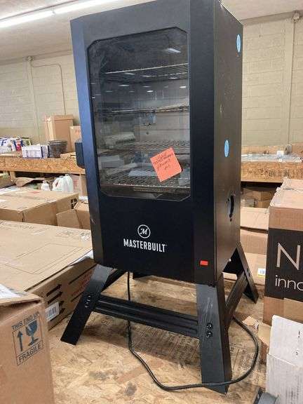 Masterbuilt electric smoker-Used - Metzger Property Services, LLC