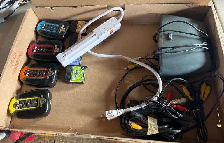 Buzztime Gaming Console with Controllers, Cartridges and Cables ...