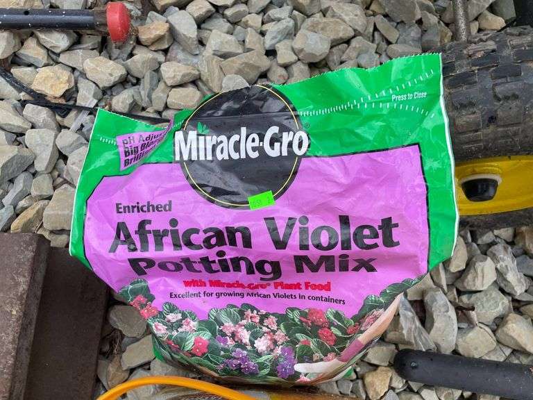 Preen Weed Preventer Container and Miracle-Gro Potting Mix - Metzger ...