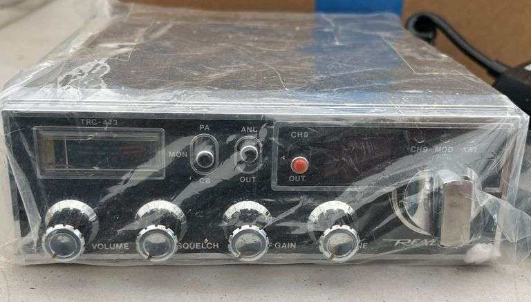 Realistic TRC-423 Citizens Band Transceiver with Microphone - Metzger ...