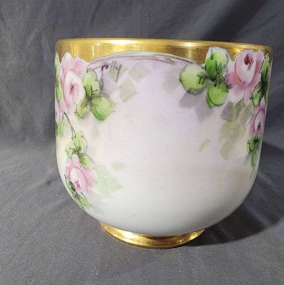 W.G. Limoges France Cachepot with Pink Roses Pattern and Gilded Accents ...