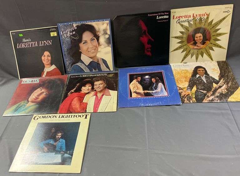 Set of Country Music Vinyl Records Featuring Loretta Lynn and Gordon ...