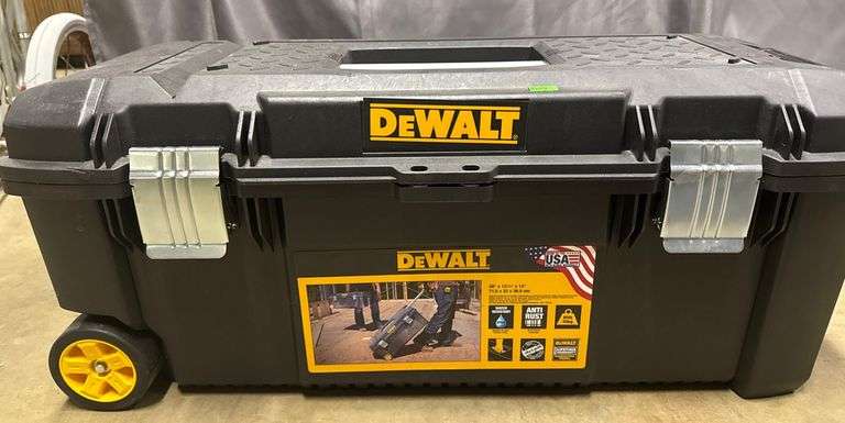 DeWALT Rolling Tool Box with Telescoping Handle and Metal Latches ...