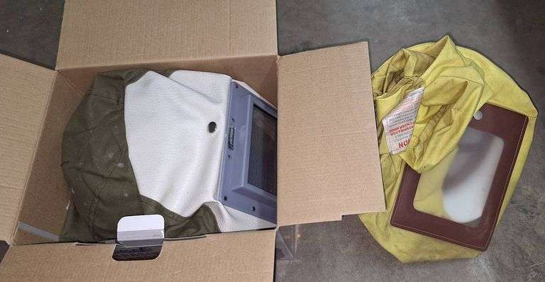 Eastwood Deluxe Abrasive Blasting Hood With Box - Metzger Property ...