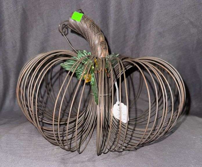 Metal Wire Pumpkin Sculpture with Leaf Accents, 8”x6” - Metzger ...