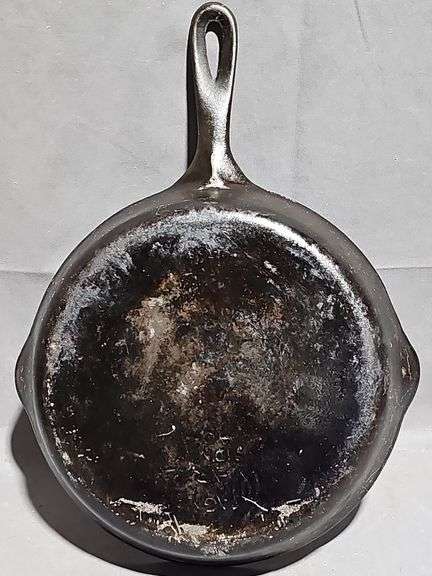 Wagner ware cast iron skillet “1058” 10.5” - Metzger Property Services, LLC