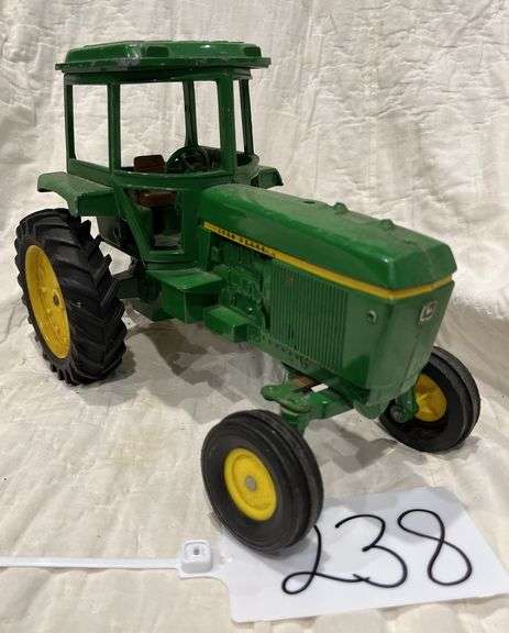 John Deere 4430 1/16th scale toy tractor missing muffler - Metzger ...
