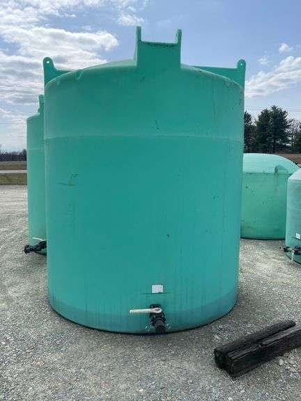 Poly Storage Tank, 2500 gal - Metzger Property Services, LLC