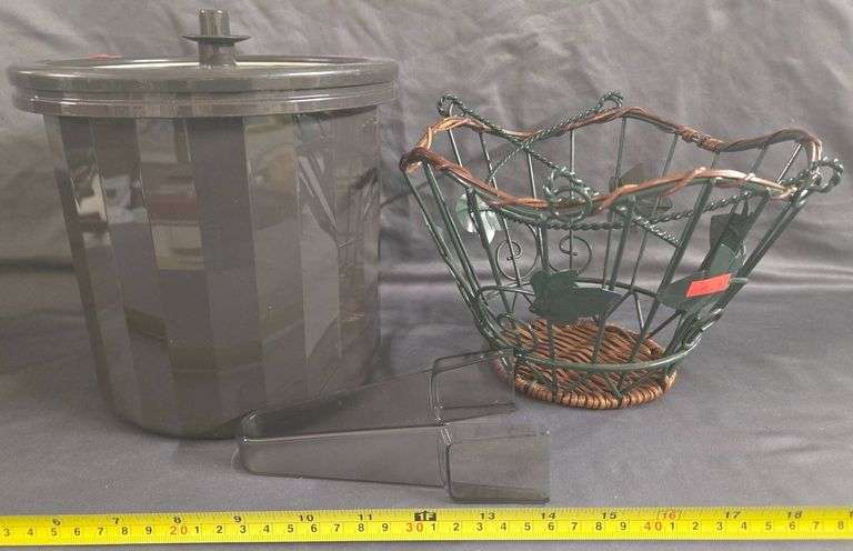 Tupperware Storage Container and Wire Basket with Metal Clip - Metzger ...