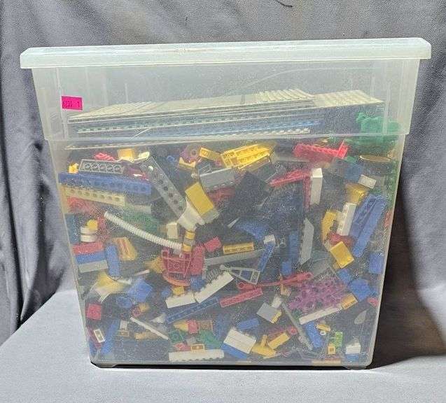 Plastic Building Bricks and Base Plates in Storage Bin - Metzger ...