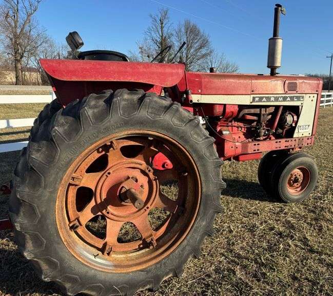 1967 Farmall 656 tractor, gas, 441hrs on overhaul, 100hrs on new clutch ...