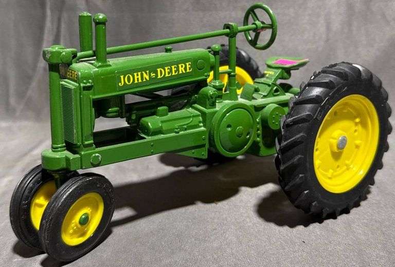 John Deere Die-Cast Metal Tractor Model with Rubber Tires - Metzger ...