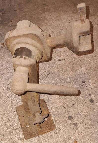 Cast Iron Holding Device with Rotating Mechanism - Metzger Property ...