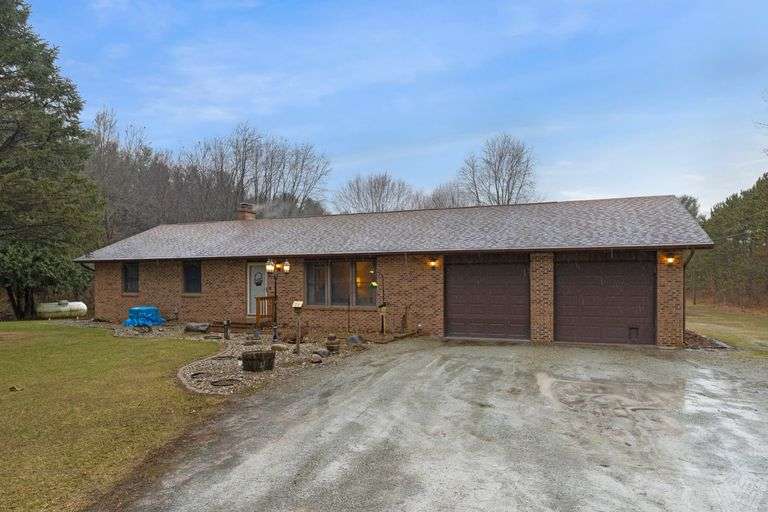 8.25+- ACRES FEATURING RANCH HOME WITH POLE BARN! RECREATIONAL WOODS ...