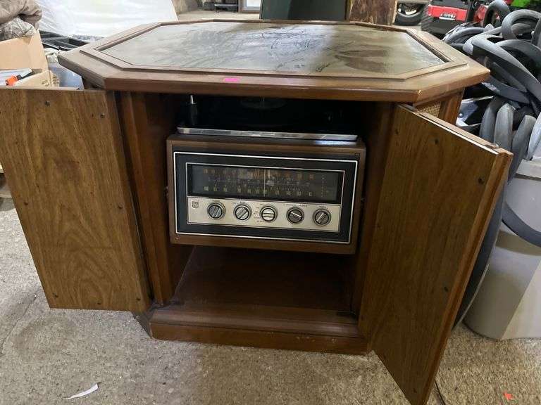 Mid-Century Zenith Solid State Stereo Console With AM/FM Radio and ...