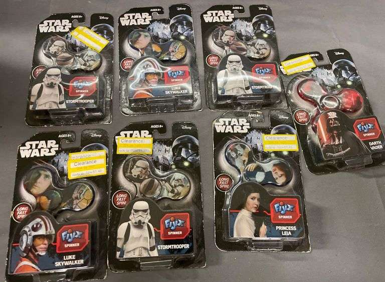 Star Wars Fidget Spinner Set Featuring Popular Characters - Metzger ...