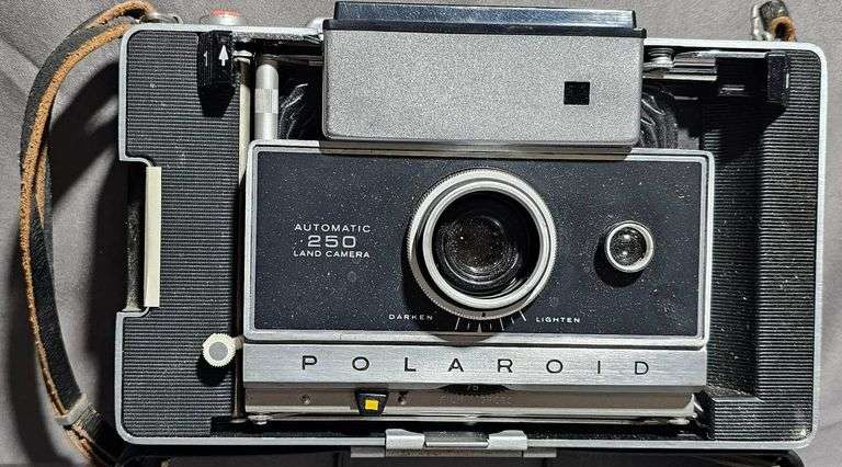Polaroid Automatic 250 Land Camera with Zeiss Ikon Rangefinder ...