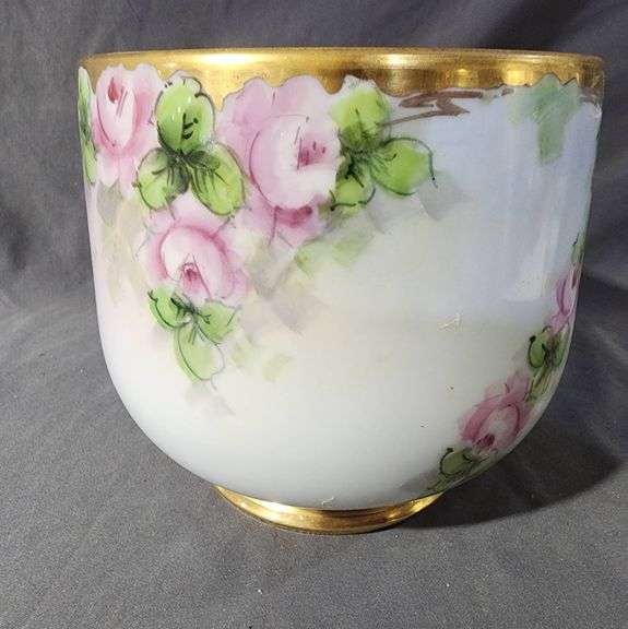 W.G. Limoges France Cachepot with Pink Roses Pattern and Gilded Accents ...