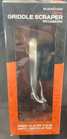 Blackstone Heavy-Duty Griddle Scraper with Cleaning Brick - Metzger ...