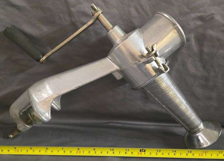 Squeezo Strainer and Food Mill with Hand Crank - Metzger Property ...
