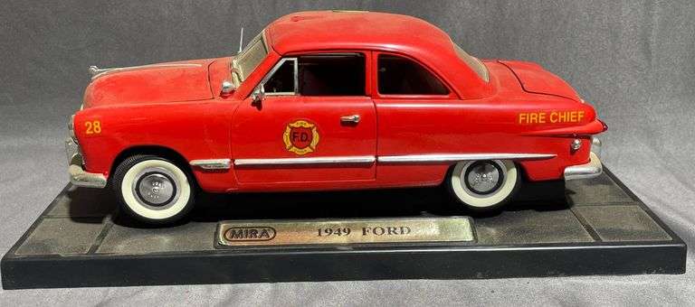 Mira 1949 Ford Fire Chief Car Die-Cast Model with Display Base ...