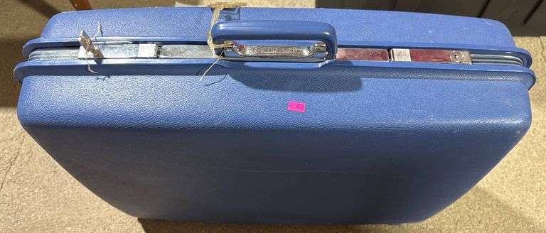 Samsonite Blue Hard-Shell Suitcase with Key Lock - Metzger Property ...