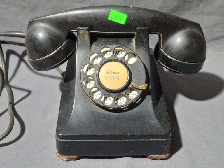 Western Electric Rotary Dial Telephone (Cord is Cut) - Metzger Property ...