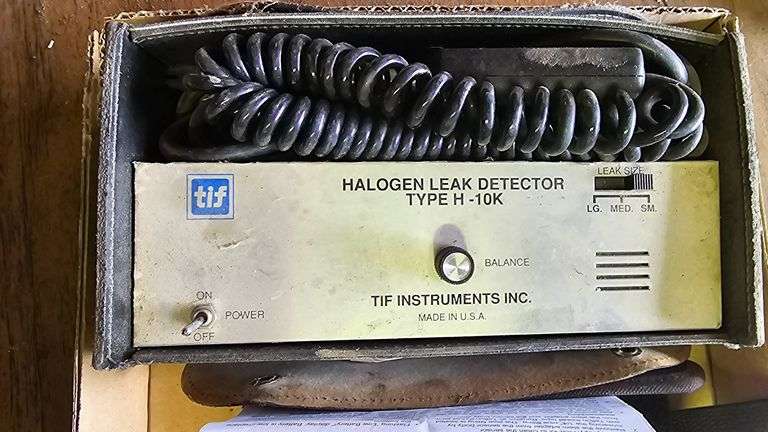 TIF H10K Halogen Leak Detector, Yellow Jacket Vacuum Gauge, and ...
