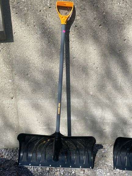 True Temper Snow Shovel with Plastic Blade and Ergonomic Handle ...