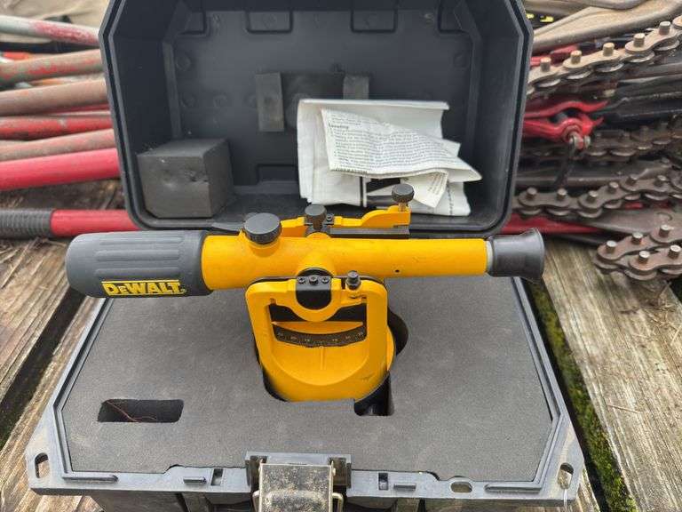 DeWalt transit level DW 092 - Metzger Property Services, LLC