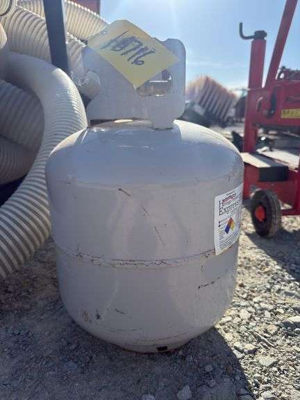 20lb Propane tank - Metzger Property Services, LLC