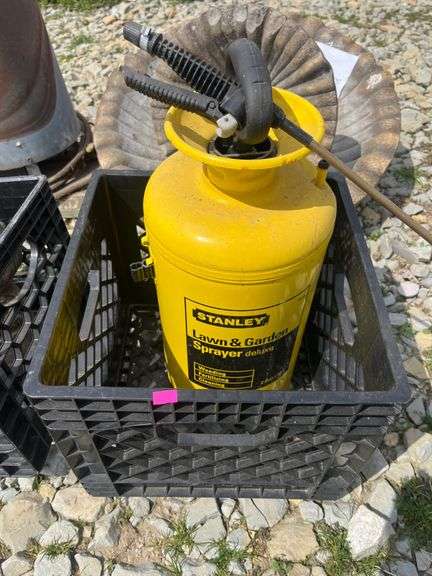 Stanley Lawn and Garden Sprayer Deluxe, 2-Gallon Capacity and Plastic ...