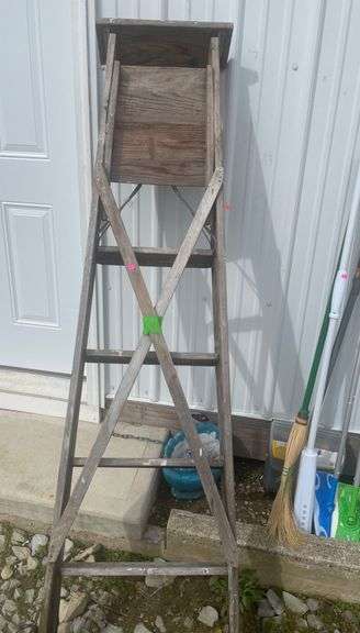 Wood Folding Ladder with Platform 6ft - Metzger Property Services, LLC
