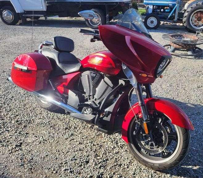 2017 victory cross country. Runs and rides amazing. 1 owner bike. Has ...