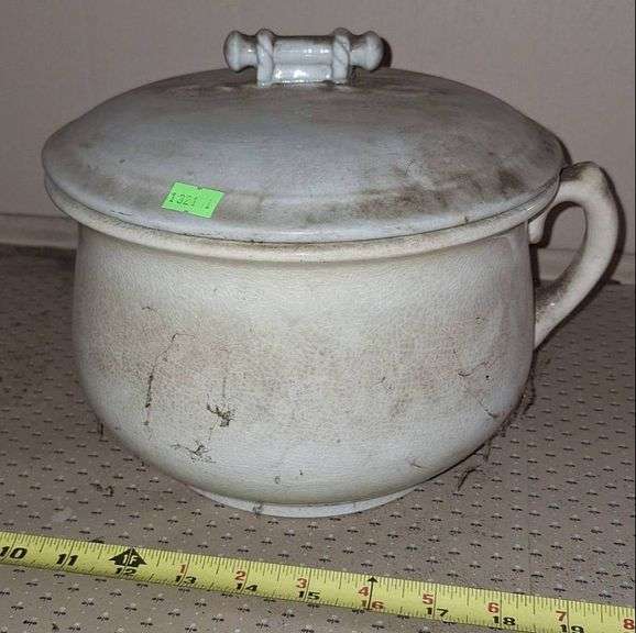 Porcelain Chamber Pot with Lid and Handle 8in - Metzger Property ...