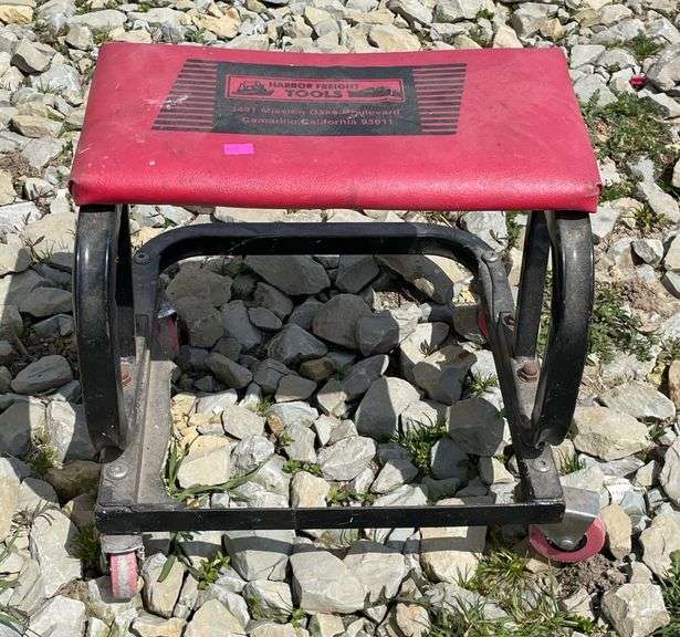 Harbor Freight Tools Rolling Mechanic’s Stool With Padded Seat ...